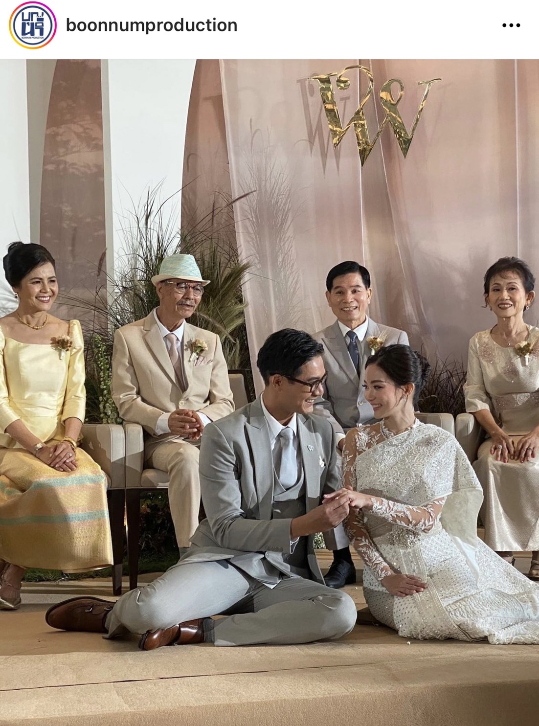 รวมความหวาน "เวียร์-วิกกี้" ในพิธีแต่งงาน เปิดเบื้องหลังของสื่อรักที่มีเพียงหนึ่งเดียว-ชุด ...